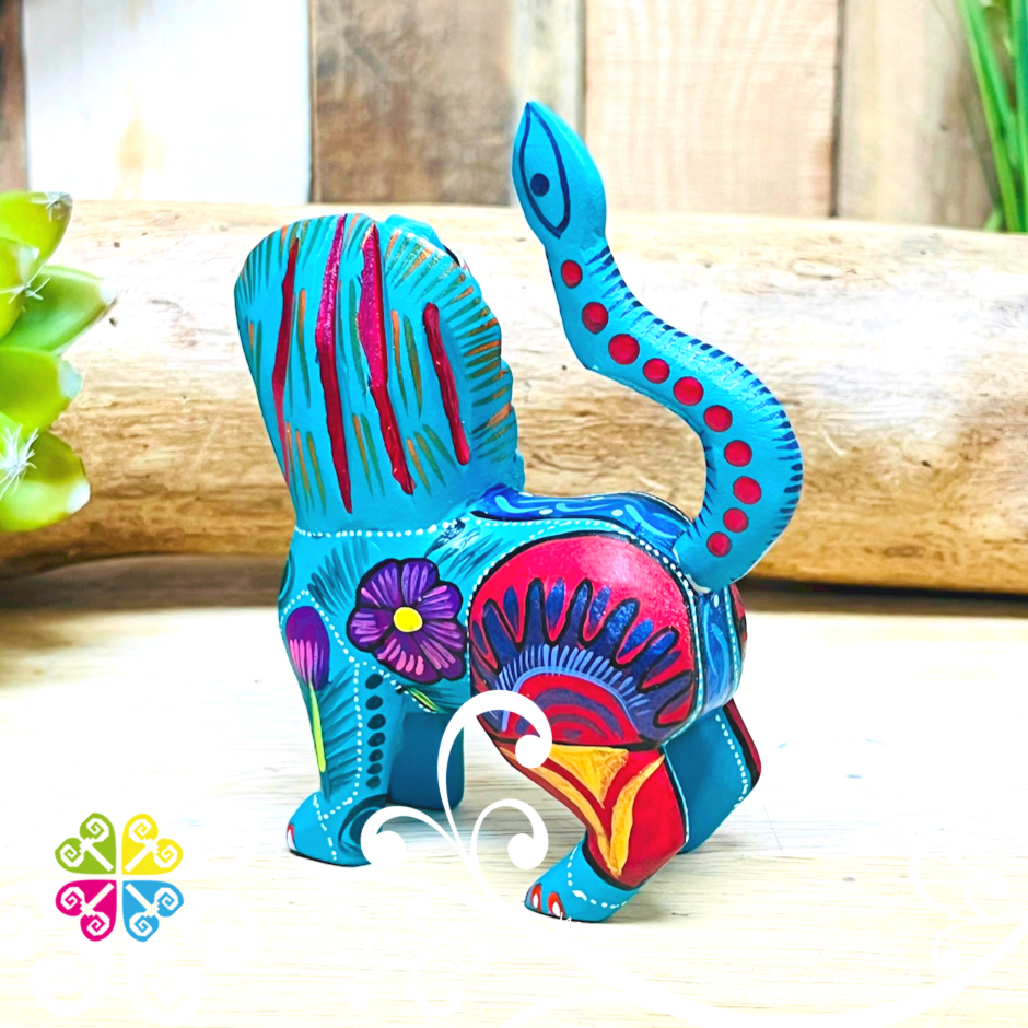 Small Lion Alebrije - Handcarve Wood Decoration Figure – Guelaguetza ...