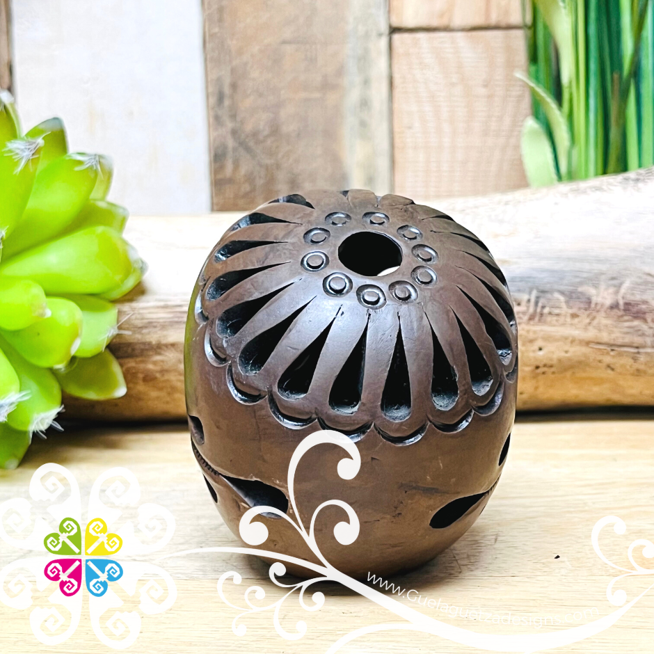 Small Calado Skull - Barro Cafe Oaxaca – Guelaguetza Designs