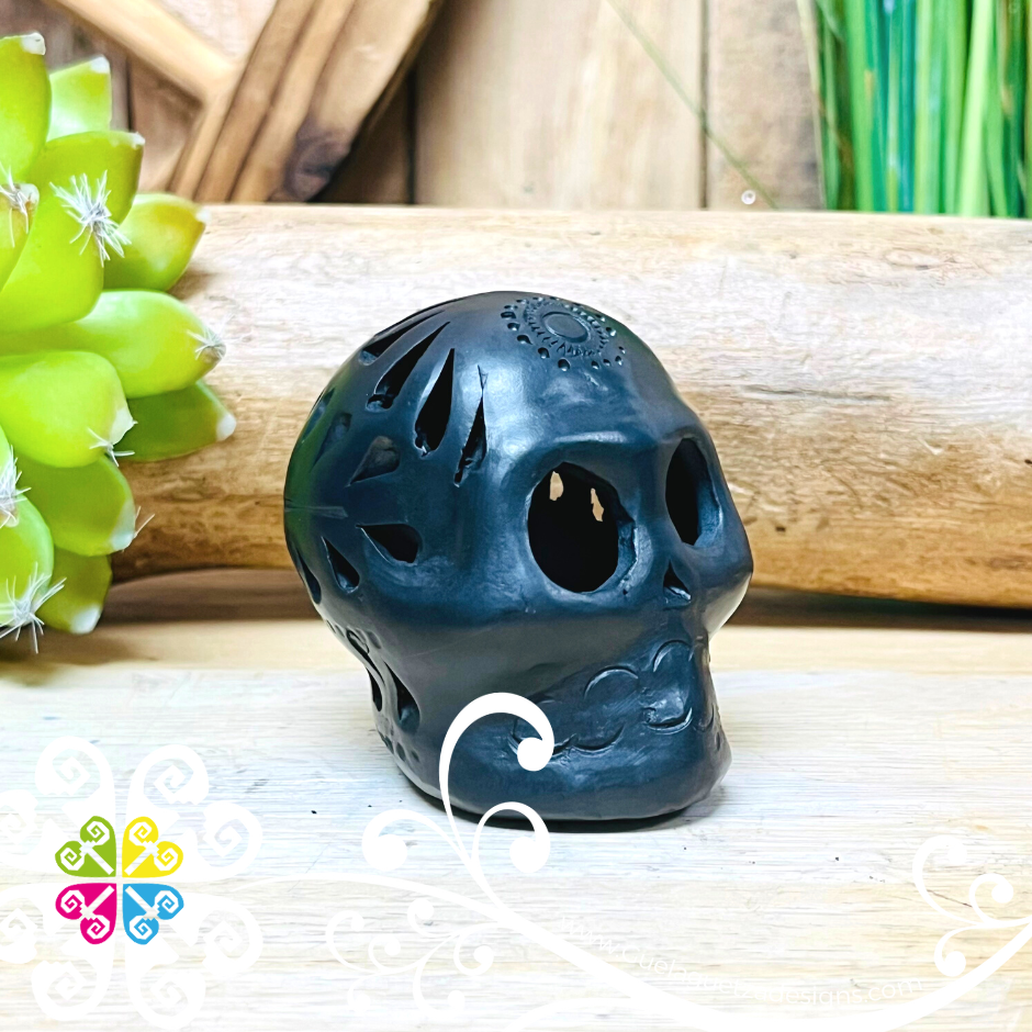 Small Calado Skull - Black Clay Oaxaca – Guelaguetza Designs