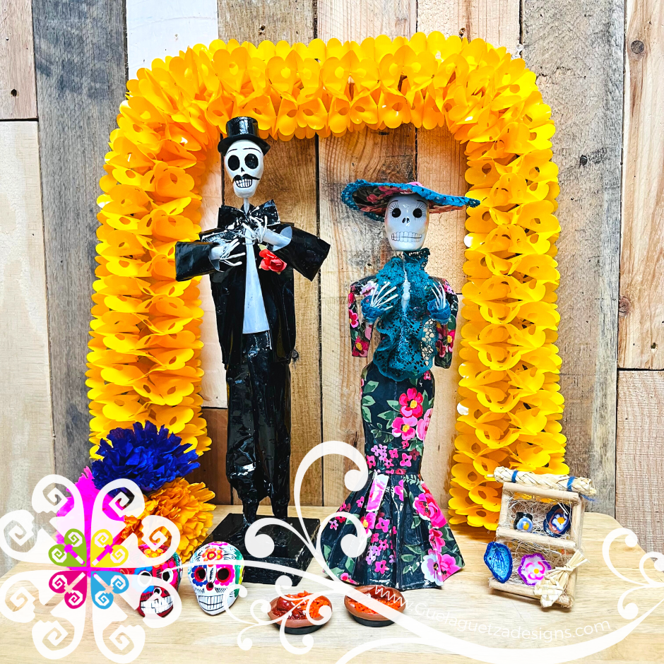 Small Catrina Couple Papel Mache Set - Day of Dead Decor – Guelaguetza ...